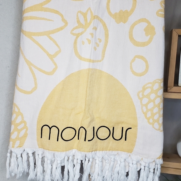 Bath | Yellow And White Bath Towel | Poshmark